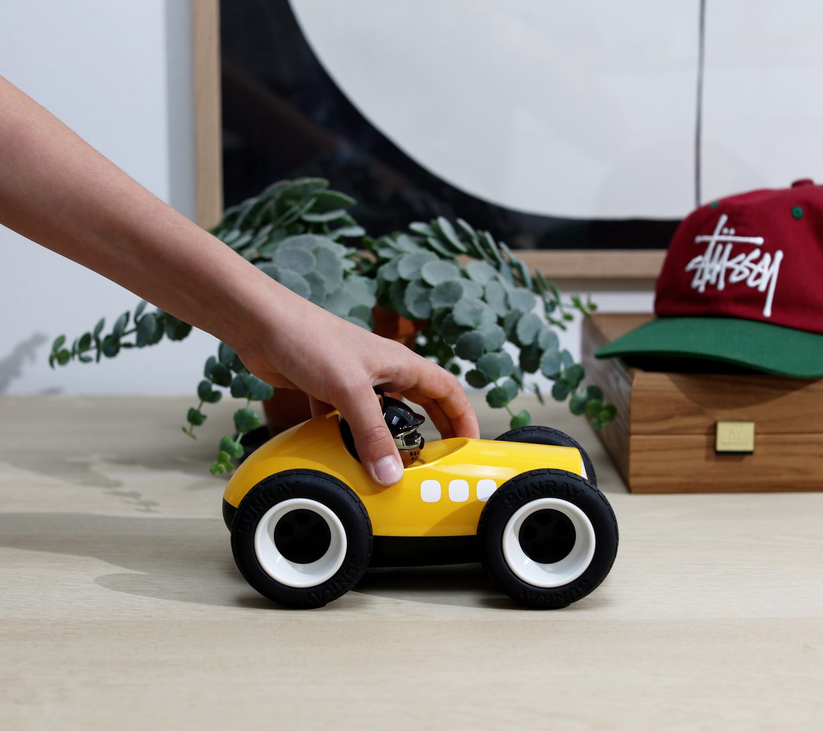 PF EG102 Egg Sunnysider - Yellow Cat Car – Playforever Official USA Shop